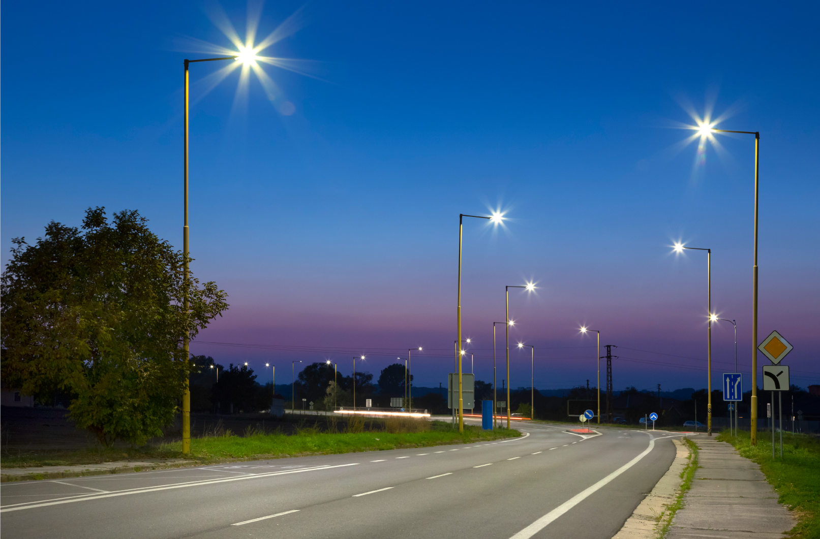 Intelligent street lighting in the smart city